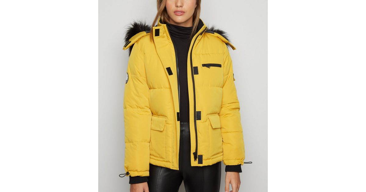 Mustard Faux Fur Trim Short Puffer Jacket | New Look
