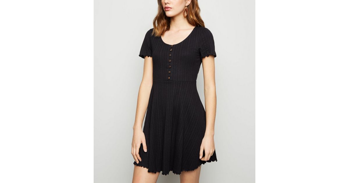 Schwarzes Geripptes Skaterkleid Mit Knopfleiste New Look