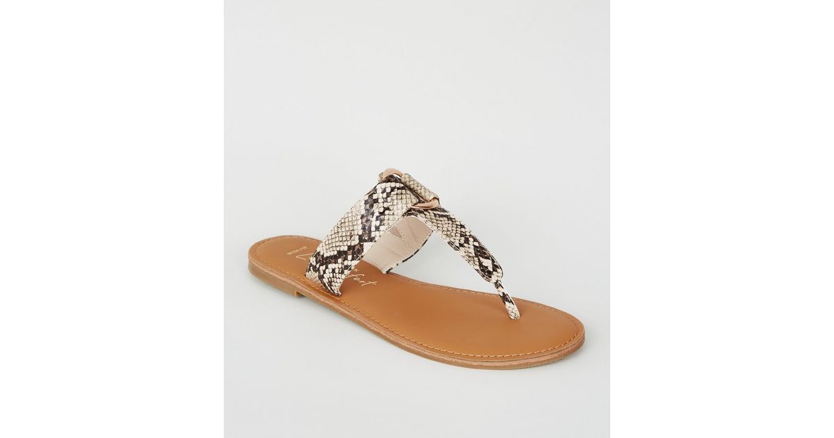 Wide Fit Stone Faux Snake Metal Ring Flip Flops | New Look