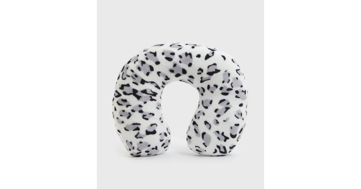 Black Leopard Print Neck Pillow | New Look