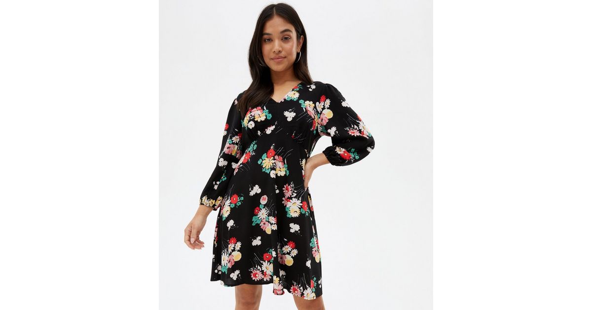 Petite Black Floral V Neck Mini Dress | New Look