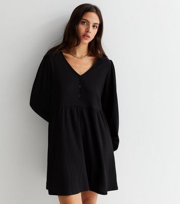 Black Crinkle V Neck Button Front Long Sleeve Mini Smock Dress | New Look