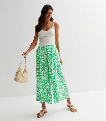 Green Floral Wide Leg Crop Trousers New Look