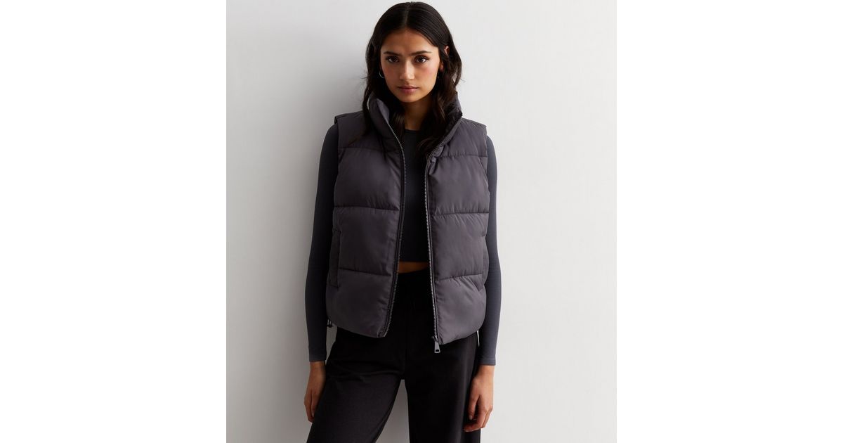 Dark Grey Puffer Crop Gilet | New Look