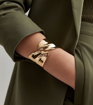 Gold Beaten Hinge Cuff Bracelet | New Look