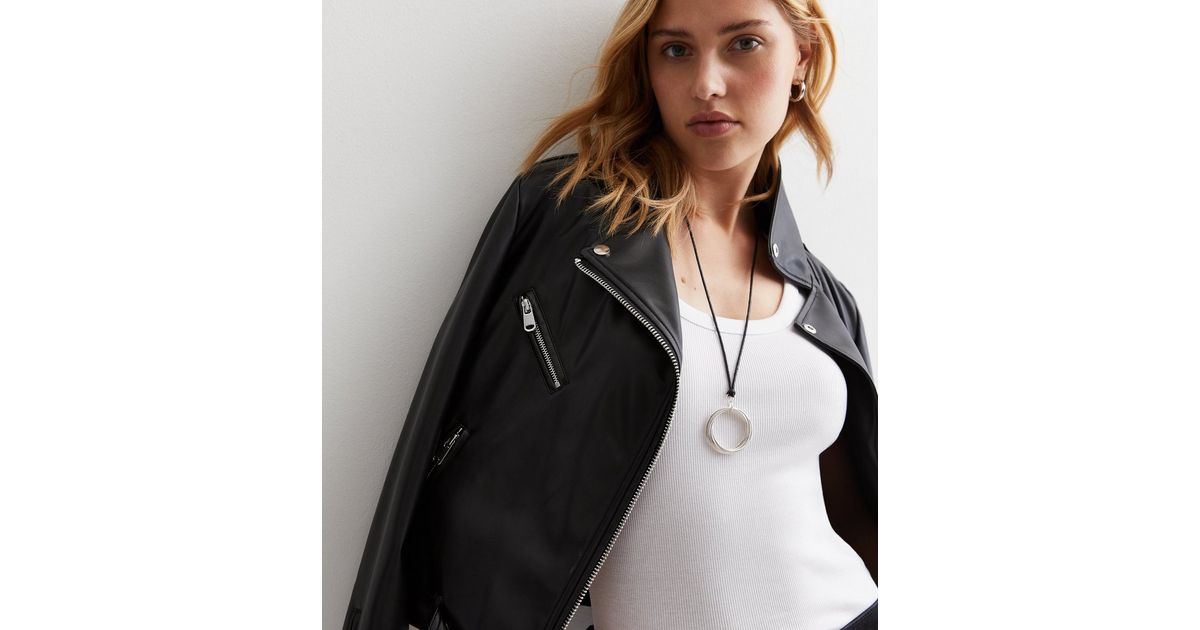 Silver Circle Pendant Necklace | New Look