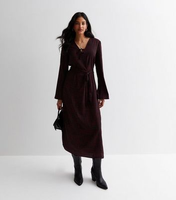 Red Square Print V Neck Belted Midaxi Dress | New Look