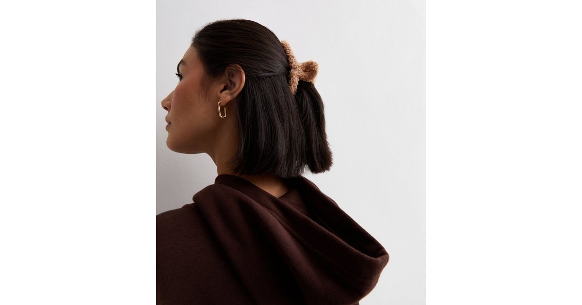 Camel Borg Bulldog Hair Clip | New Look