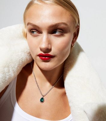 Green Gem Tear Drop Pendant Necklace New Look