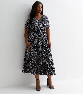 Curves Blue Zebra Print Pleated Midi Wrap Dress | New Look