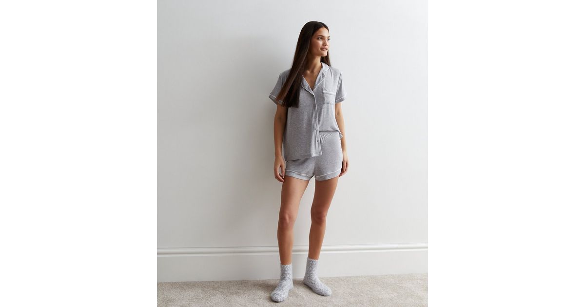 Pale Grey Short Pyjamas with Piping Trim | New Look
