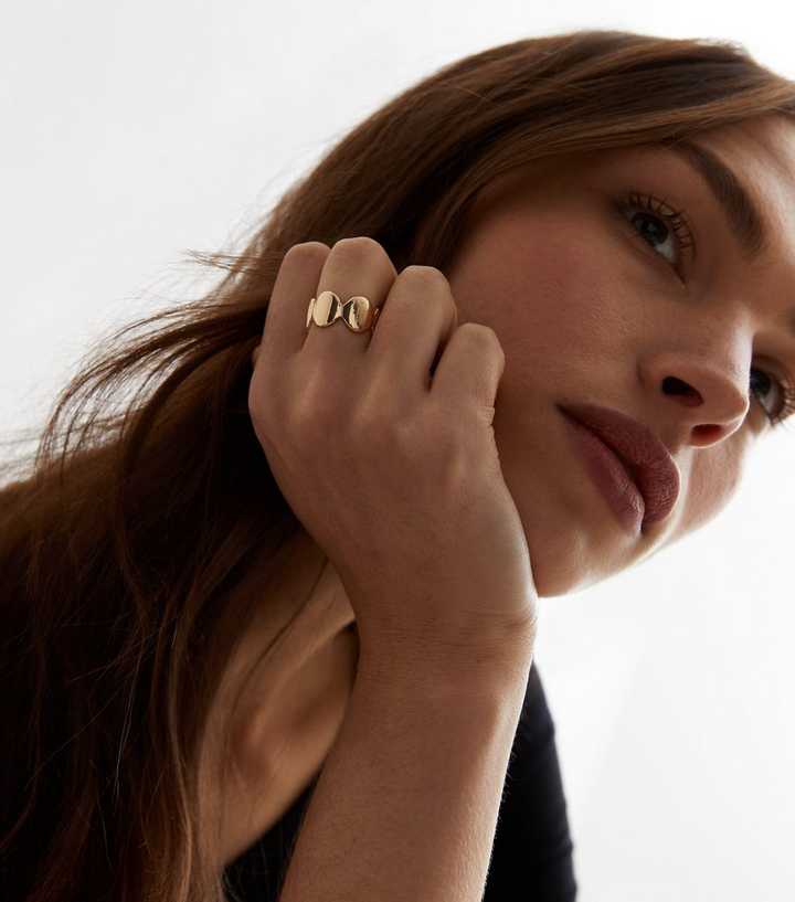 Gold Circle Link Ring | New Look