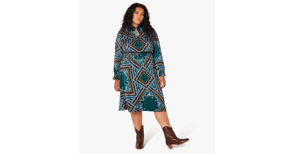 Apricot Curves Green Tile Print Long Sleeve Midi Dress | New Look