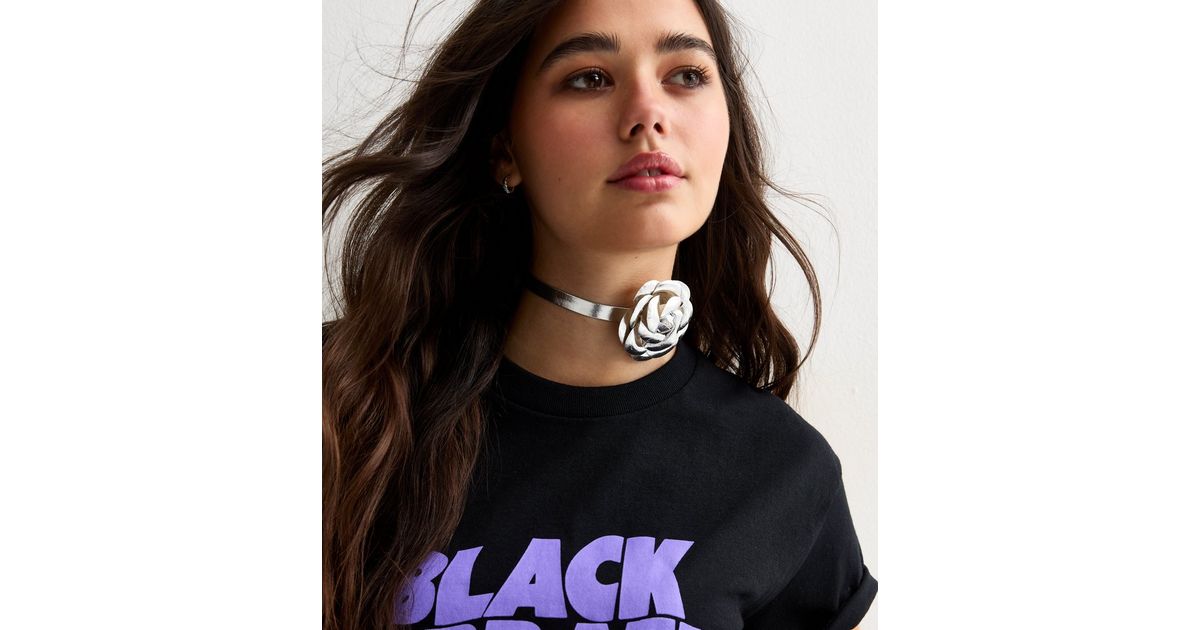 Metallic Silver Flower Corsage Choker | New Look