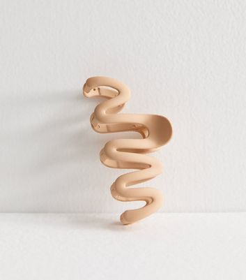 Camel Matte Squiggle Hair Claw Clip | New Look