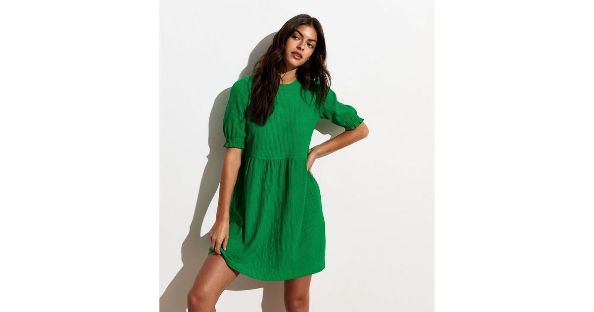 Green Crinkle Puff Sleeve Mini Smock Dress New Look