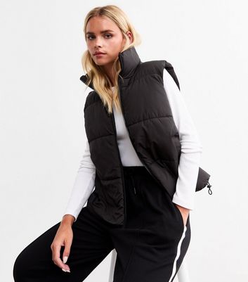 Petite Black Puffer Crop Gilet | New Look