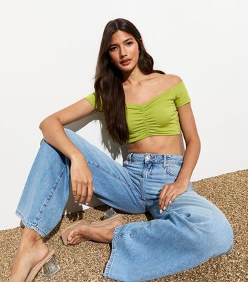 Green Ruched Short-Sleeve Crop Top | New Look