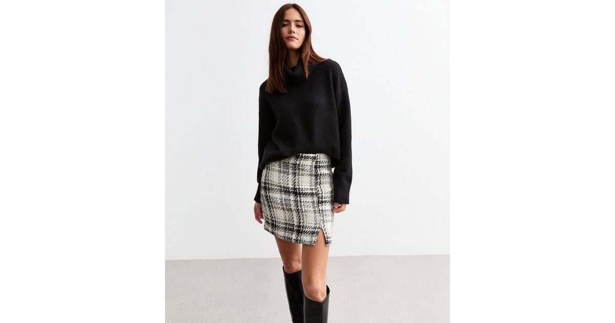 White Check Slit Hem Bouclè Mini Skirt | New Look
