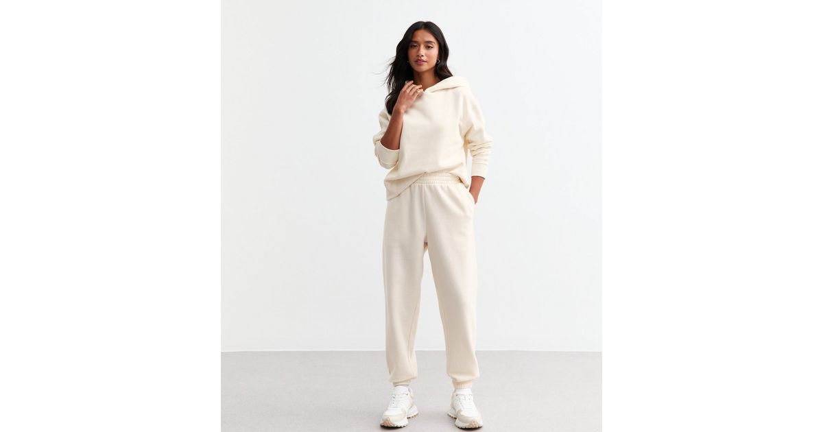 Petite Off White Elasticated Waist Cuffed Joggers | New Look
