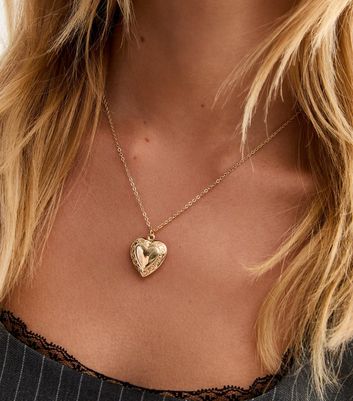 Women's locket necklace store