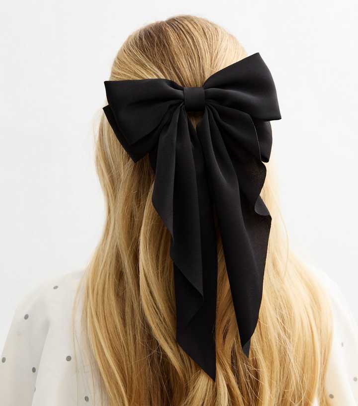 black clip bow