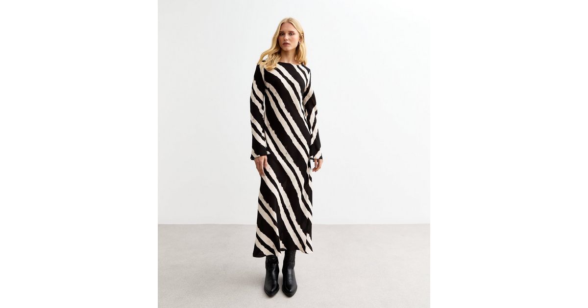 Black Diagonal Stripe Print Maxi Dress | New Look