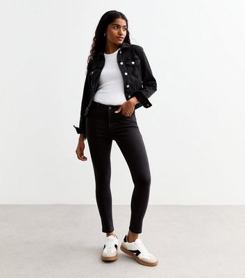 Petite Washed Black Mid Rise Slim Jeans New Look