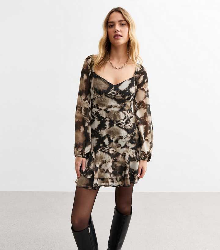 Grey Snake Print Sweetheart Neck Mini Dress | New Look