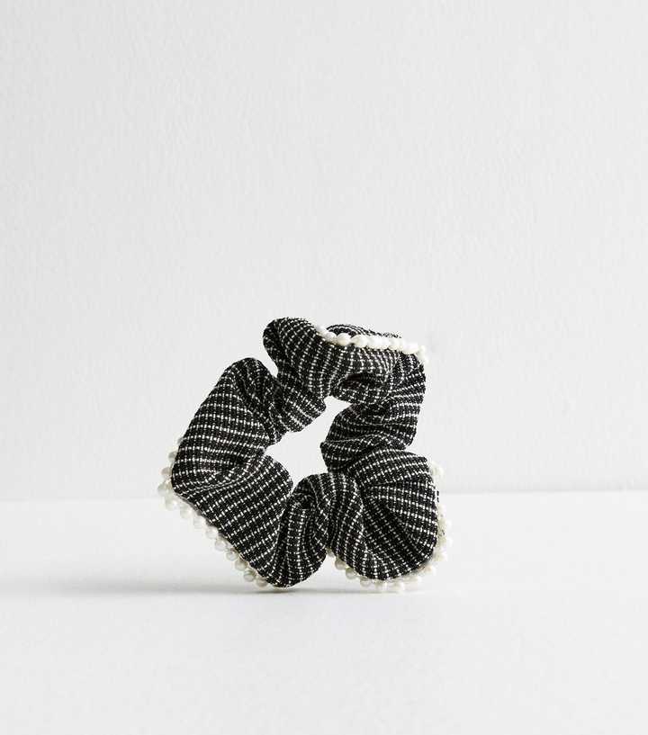 Black Faux Pearl Trim Dogtooth Scrunchie | New Look
