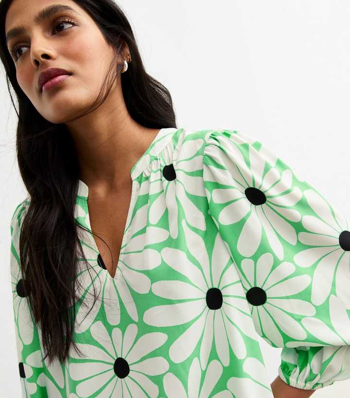 Green Daisy Print Three Quarter Length Sleeve Top | New Look