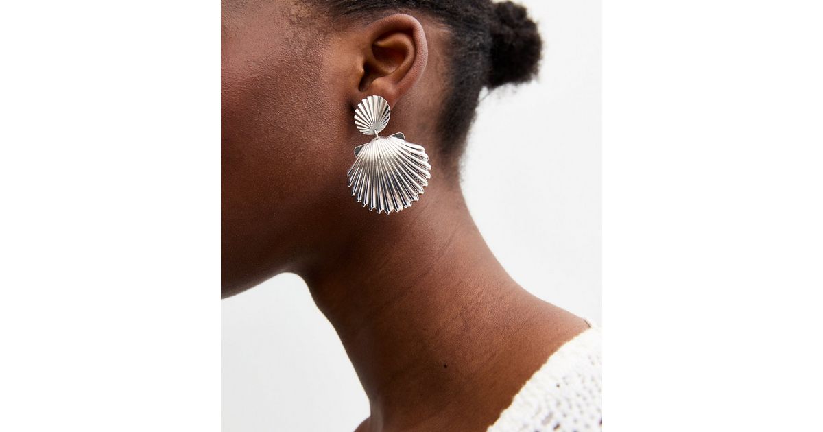 Silver Tone Scallop Shell Earrings | New Look