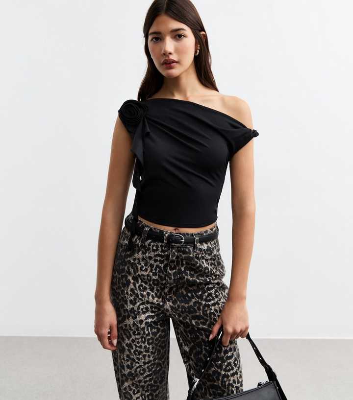 Black Off The Shoulder Corsage Applique Cropped Top | New Look