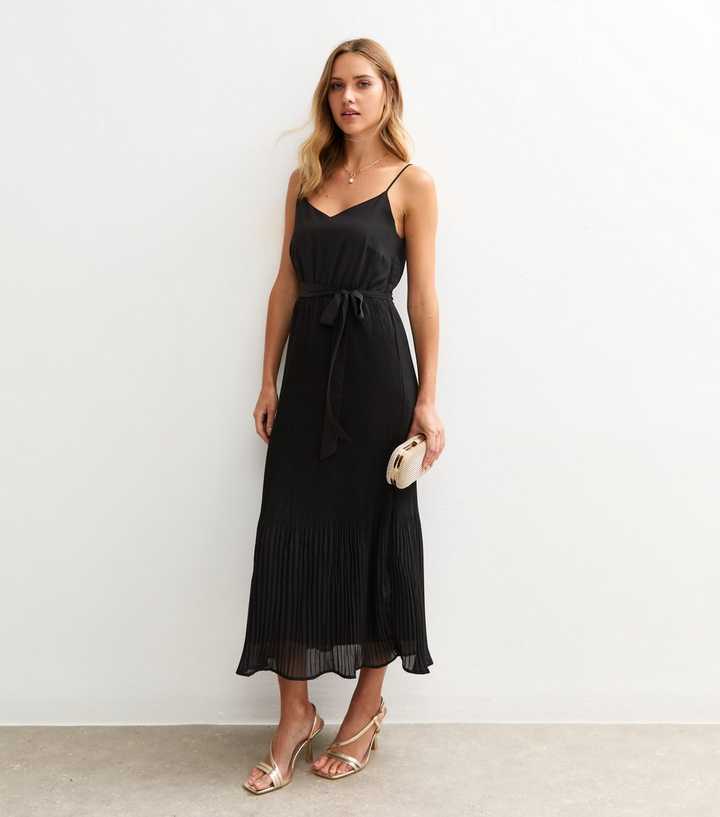 Gini London Black Pleated Midi Dress | New Look