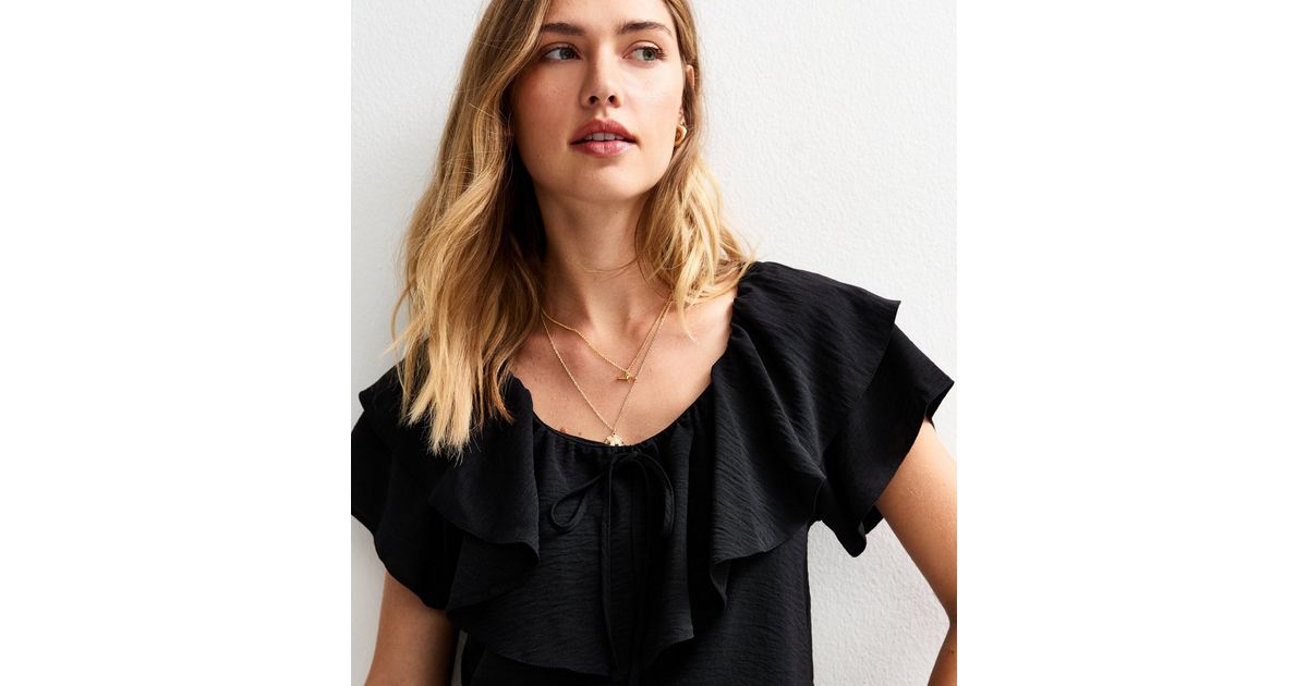 Black Crinkle Texture Frill Trimmed Short Sleeve Blouse | New Look