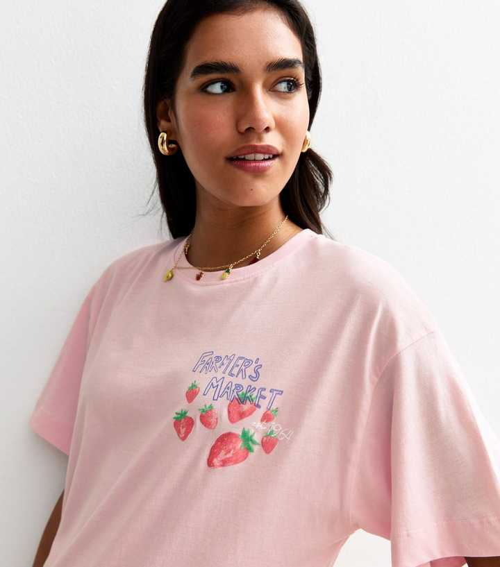 Light Pink Strawberry Farmers Market Print Oversized T-Shirt | New Look