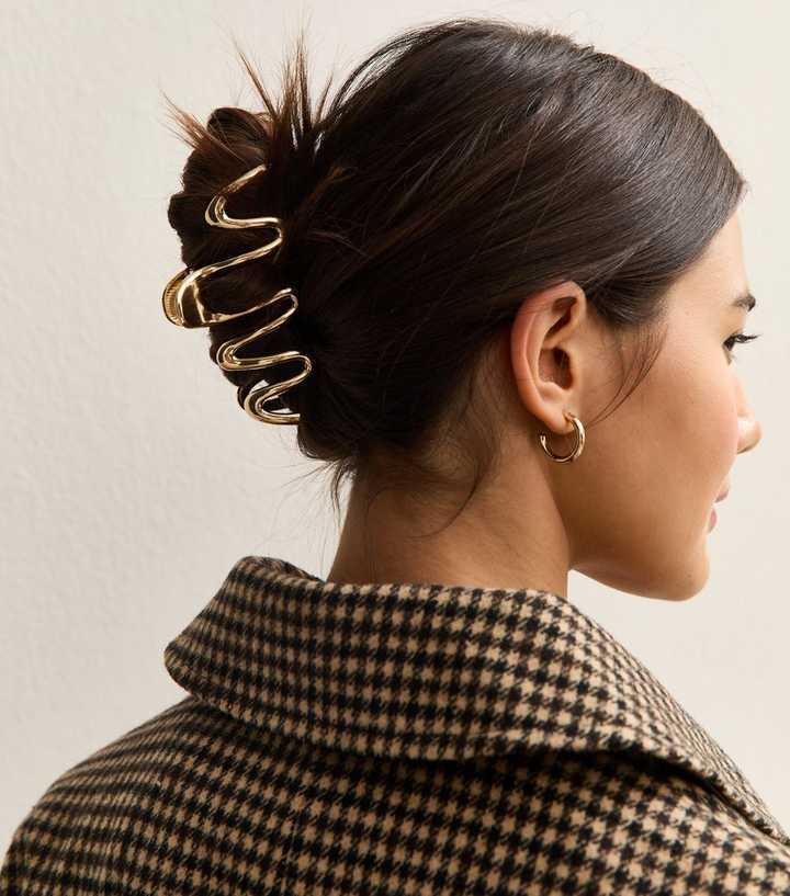 Gold Tone Squiggle Hair Claw Clip | New Look